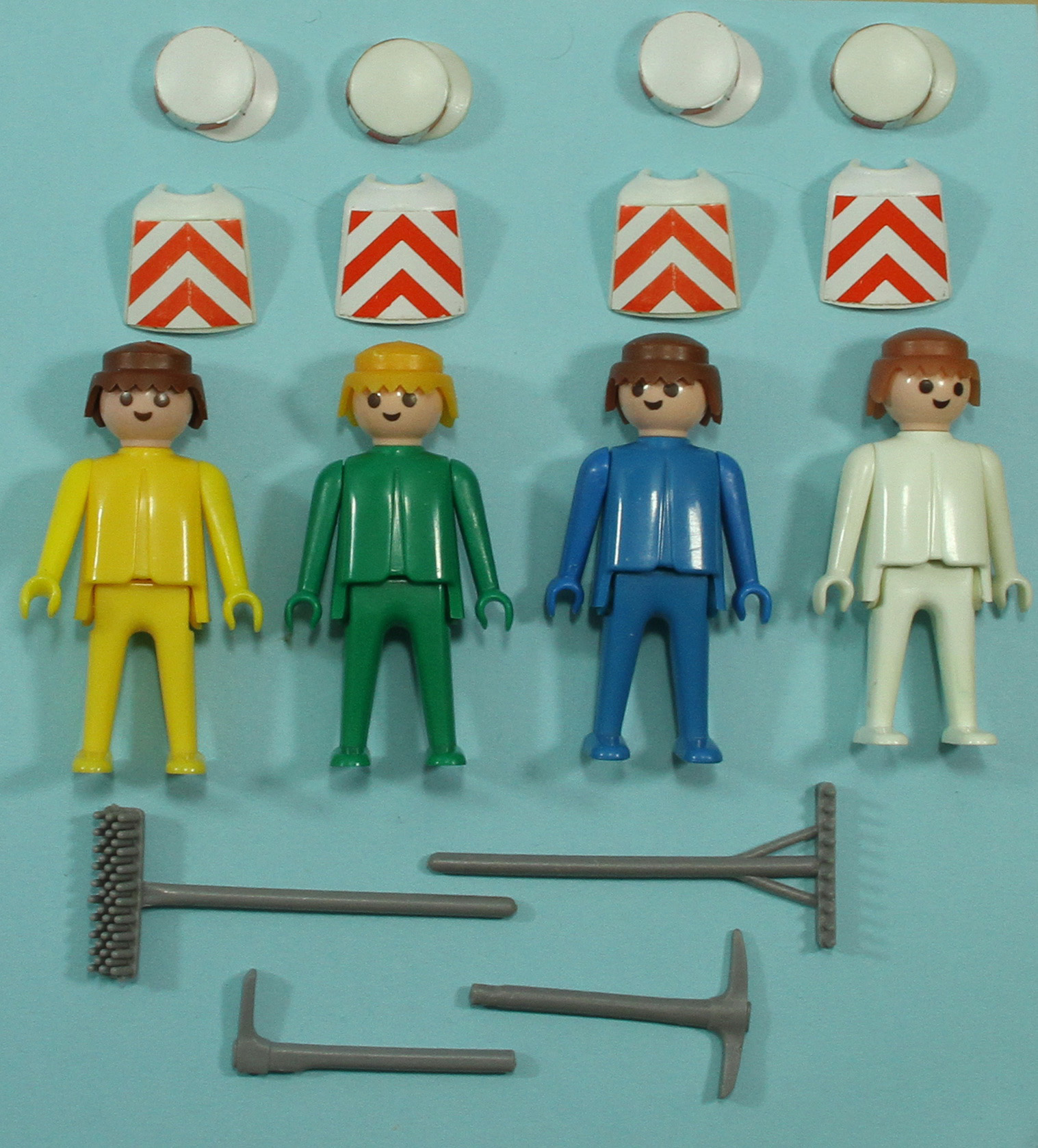 All sets issued in 1974 – Playmofanatic